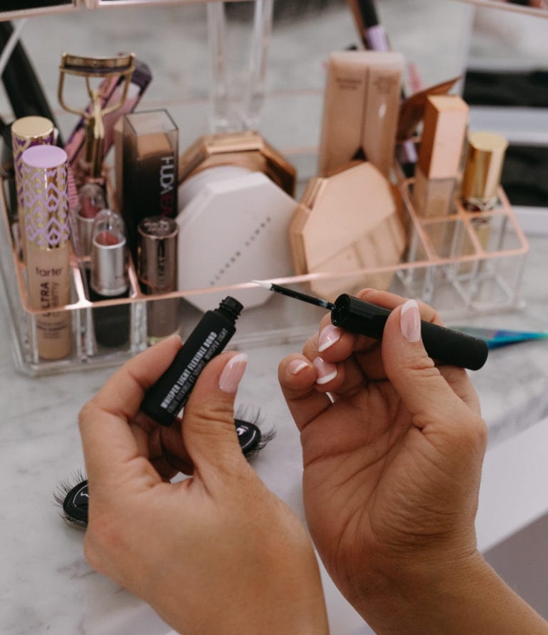 I tried 4 different DIY lash extensions - these were the BEST! - Mint Arrow