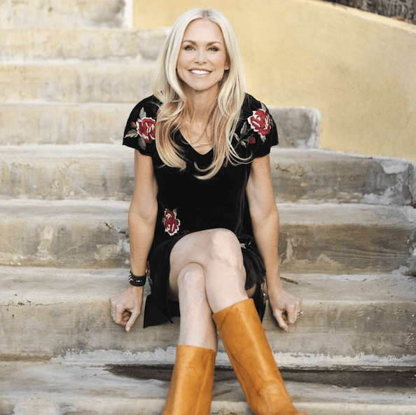Episode 228: True Grit and Grace with Amberly Lago - Mint Arrow