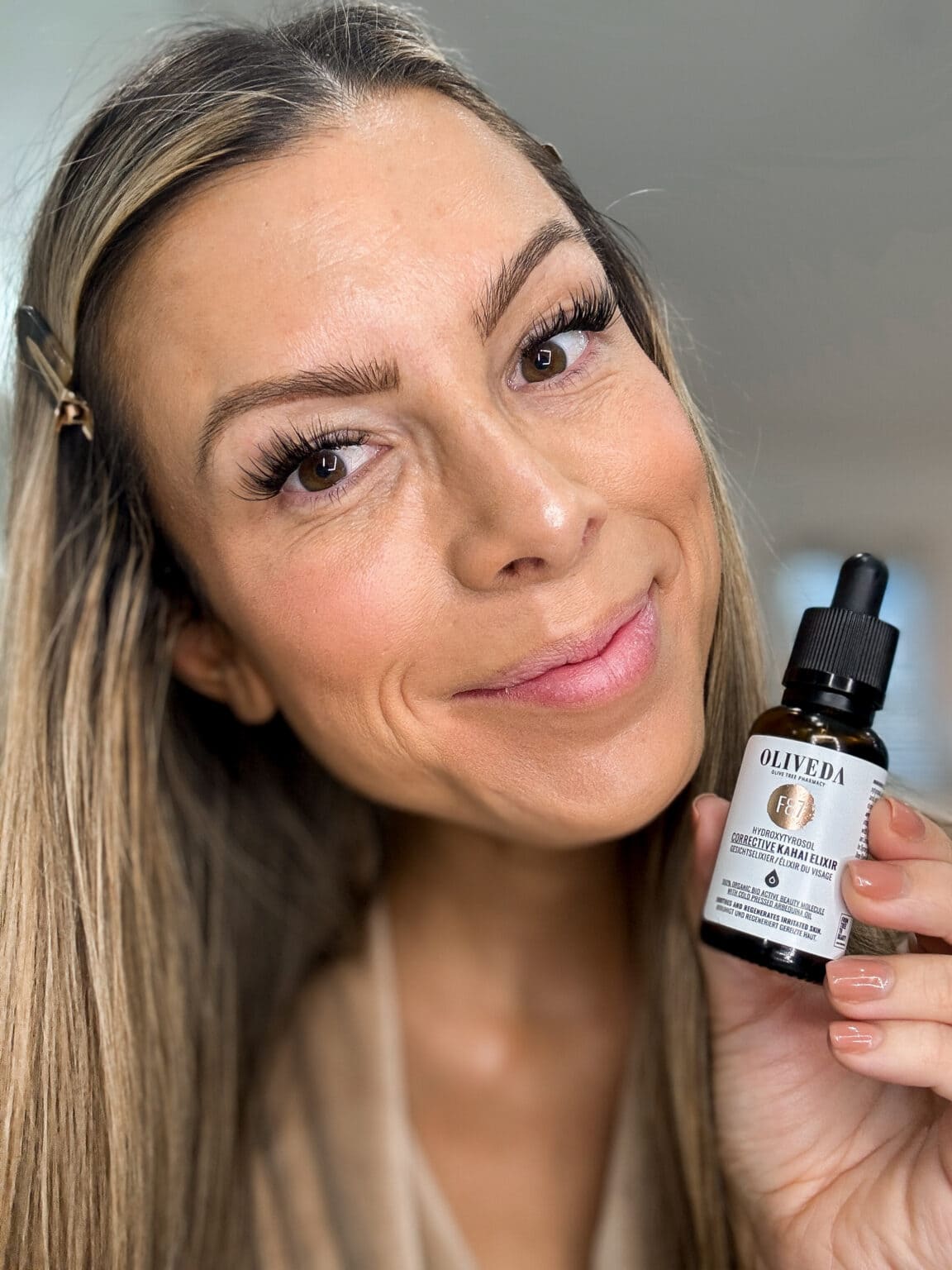 Oliveda Skincare Review: Real “Filter in a Bottle” Results & FAQs ...